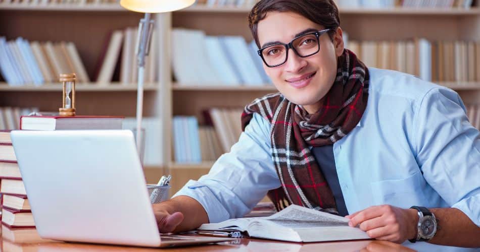 How to Become a Screenwriter: 8 Step Guide for Aspiring Writers - Celtx ...